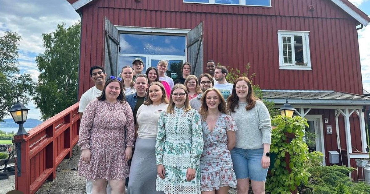 Bli med på et politisk år som praktikant i Senterpartiet! - Senterungdommen